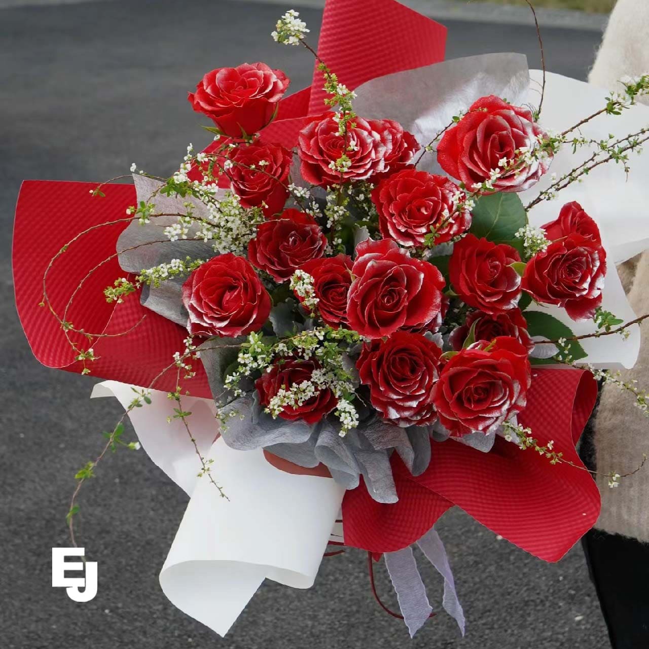 Luxury Red Roses Bouquet – EVITA.J Flowers Bunch